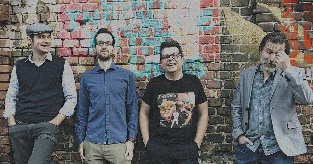 Mo' Gigs – Color Red Music